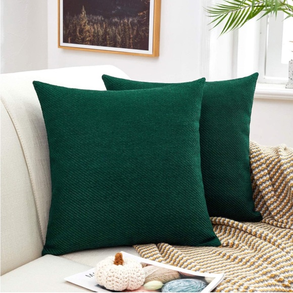 Accents | Luxury Home Set Of 2 Tetxtured Chenille Hunter Green Throw ...